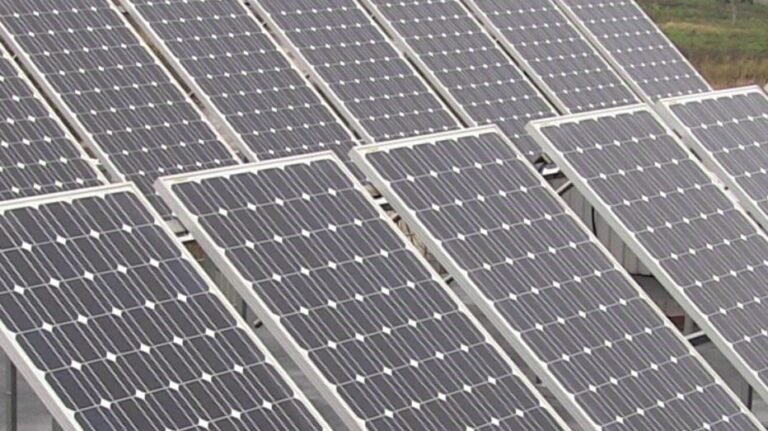 Botswana to construct 100MW solar power plant